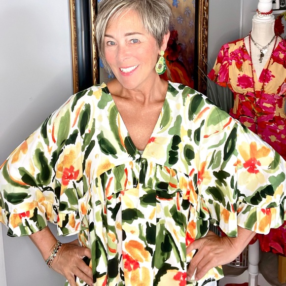 entro | Tops | Mango Green Tropical Loose Fit Top With Ruffle Detail ...